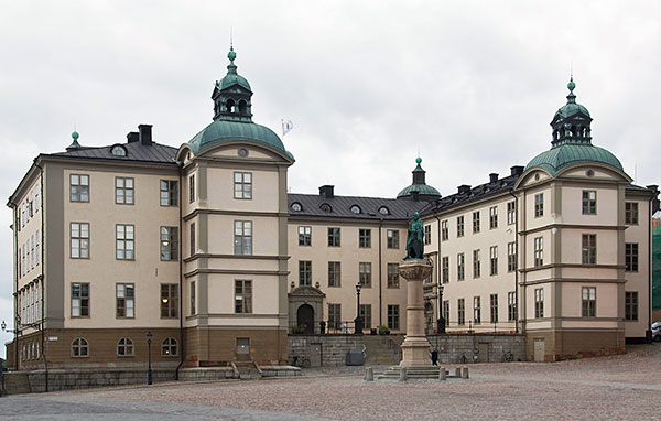 Kvinna föll i buss – bussförare dömd - Bussmagasinet