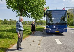 Danmark: Anropsstyrt på landsbygden, stomlinjer i regioner och städer ...